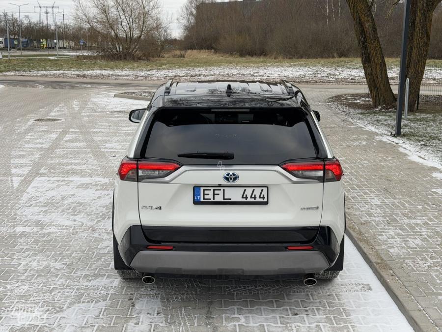 Balts Toyota RAV4 2020 Šauļi, ar dzinēja tilpumu 2.50 L un nobraukumu 67 tūkst. km par 30000 €, foto 6 vietnē AUTOMOTO.COM.LV