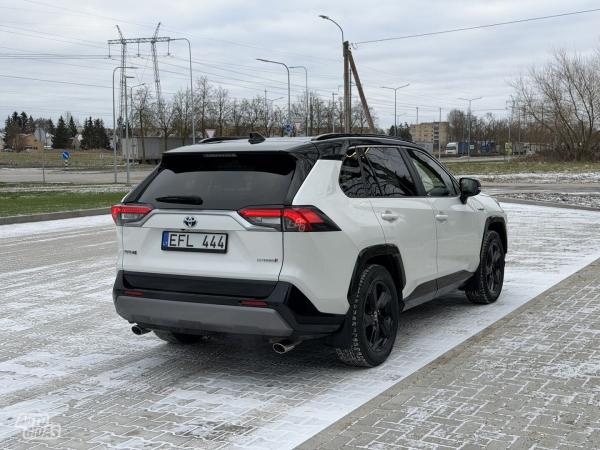 Balts Toyota RAV4 2020 Šauļi, ar dzinēja tilpumu 2.50 L un nobraukumu 67 tūkst. km par 30000 €, foto 7 vietnē AUTOMOTO.COM.LV