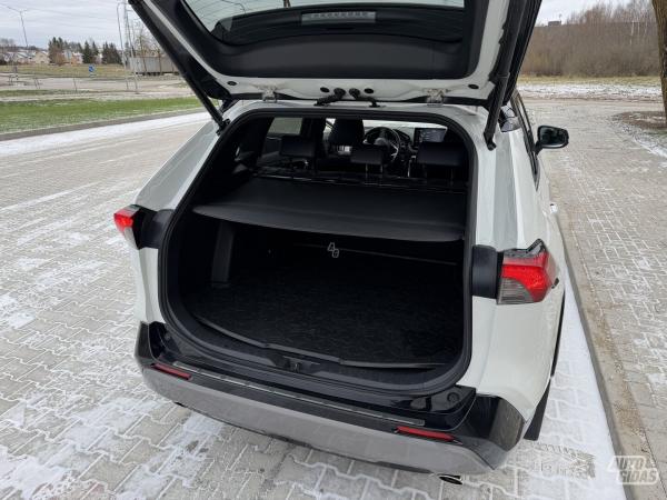 Balts Toyota RAV4 2020 Šauļi, ar dzinēja tilpumu 2.50 L un nobraukumu 67 tūkst. km par 30000 €, foto 10 vietnē AUTOMOTO.COM.LV