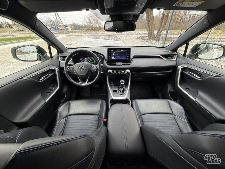 Balts Toyota RAV4 2020 Šauļi, ar dzinēja tilpumu 2.50 L un nobraukumu 67 tūkst. km par 30000 €, foto 12 vietnē AUTOMOTO.COM.LV