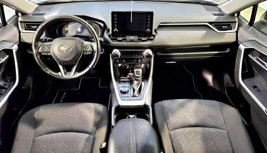 Balts Toyota RAV4 2020 Marijampole, ar dzinēja tilpumu 2.49 L un nobraukumu 360 tūkst. km par 18138 €, foto 10 vietnē AUTOMOTO.COM.LV