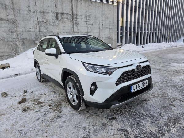 Balts Toyota RAV4 2020 Viļņa, ar dzinēja tilpumu 1.99 L un nobraukumu 87 tūkst. km par 23000 €, foto 7 vietnē AUTOMOTO.COM.LV
