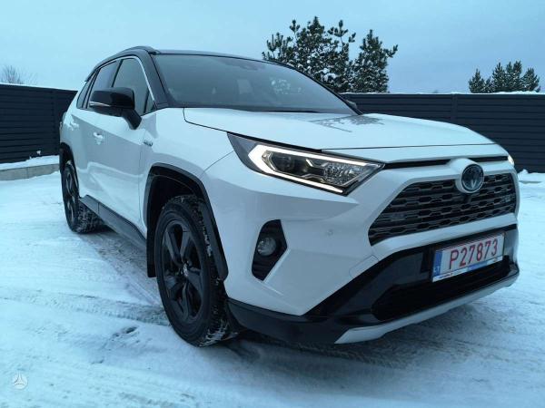 Balts Toyota RAV4 2020 Viļņa, ar dzinēja tilpumu 2.49 L un nobraukumu 156 tūkst. km par 24900 €, foto 1 vietnē AUTOMOTO.COM.LV