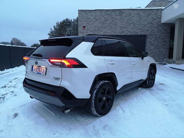 Balts Toyota RAV4 2020 Viļņa, ar dzinēja tilpumu 2.49 L un nobraukumu 156 tūkst. km par 24900 €, foto 4 vietnē AUTOMOTO.COM.LV