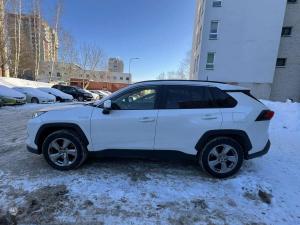 White Toyota RAV4 2020 in Vilnius, with an engine capacity of 2.50 L and mileage of 89 thousand km for 22500 €, photo 16 on AUTOMOTO.COM.LV