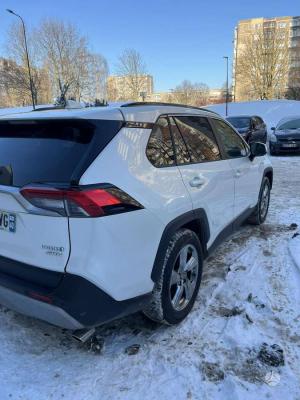 White Toyota RAV4 2020 in Vilnius, with an engine capacity of 2.50 L and mileage of 89 thousand km for 22500 €, photo 20 on AUTOMOTO.COM.LV