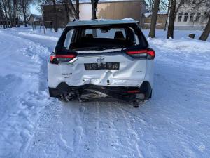Balts Toyota RAV4 2020 Trakai, ar dzinēja tilpumu 1.99 L un nobraukumu 127 tūkst. km par 13950 €, foto 8 vietnē AUTOMOTO.COM.LV