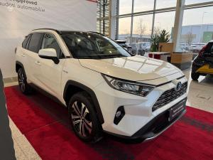 Balts Toyota RAV4 2020 Šauļi, ar dzinēja tilpumu 2.49 L un nobraukumu 120 tūkst. km par 28200 €, foto 2 vietnē AUTOMOTO.COM.LV