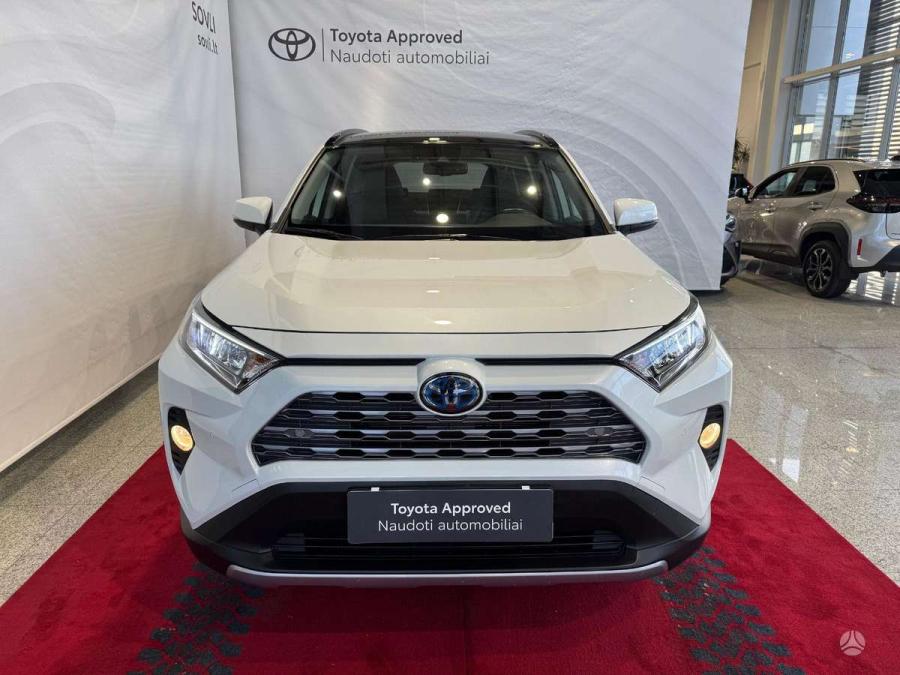Balts Toyota RAV4 2020 Šauļi, ar dzinēja tilpumu 2.49 L un nobraukumu 120 tūkst. km par 28200 €, foto 3 vietnē AUTOMOTO.COM.LV