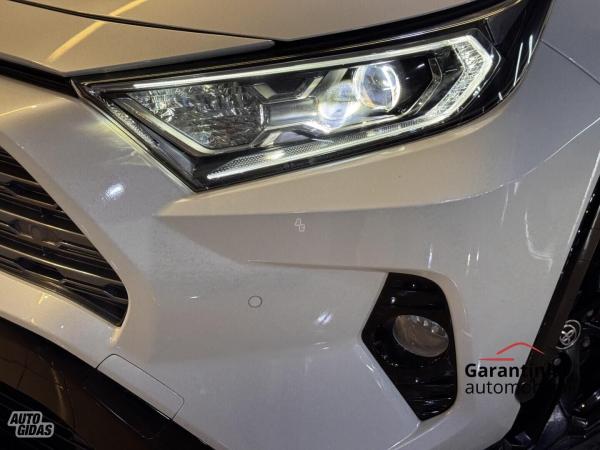 Balts Toyota RAV4 2020 Avižieniai, ar dzinēja tilpumu 2.50 L un nobraukumu 154 tūkst. km par 26950 €, foto 4 vietnē AUTOMOTO.COM.LV