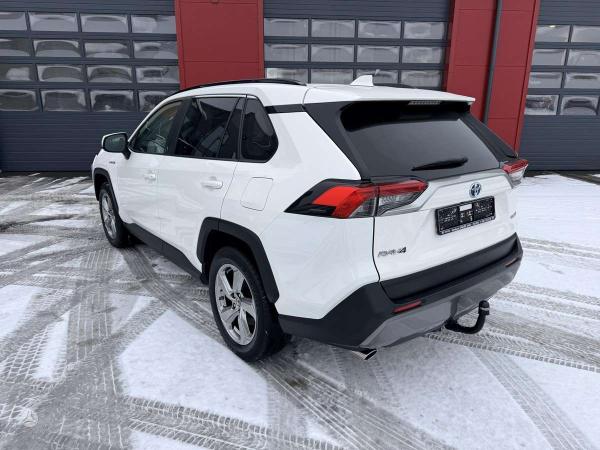 Balts Toyota RAV4 2020 Kauņa, ar dzinēja tilpumu 2.49 L un nobraukumu 94 tūkst. km par 19600 €, foto 3 vietnē AUTOMOTO.COM.LV