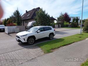 White Toyota RAV4 2020 in Tallinn, with an engine capacity of 2.00 L and mileage of 135 thousand km for 27000 €, photo 3 on AUTOMOTO.COM.LV
