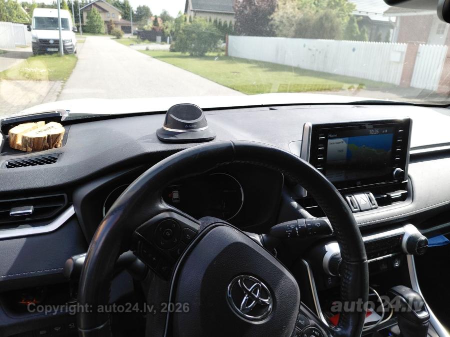 White Toyota RAV4 2020 in Tallinn, with an engine capacity of 2.00 L and mileage of 135 thousand km for 27000 €, photo 10 on AUTOMOTO.COM.LV