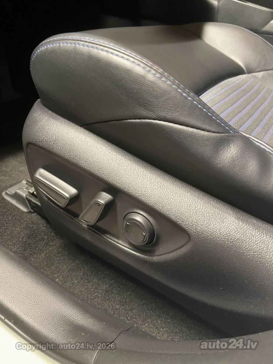 Balts Toyota RAV4 2020 Tallina, ar dzinēja tilpumu 2.50 L un nobraukumu 49 tūkst. km par 32000 €, foto 5 vietnē AUTOMOTO.COM.LV