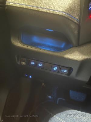 Balts Toyota RAV4 2020 Tallina, ar dzinēja tilpumu 2.50 L un nobraukumu 49 tūkst. km par 32000 €, foto 9 vietnē AUTOMOTO.COM.LV