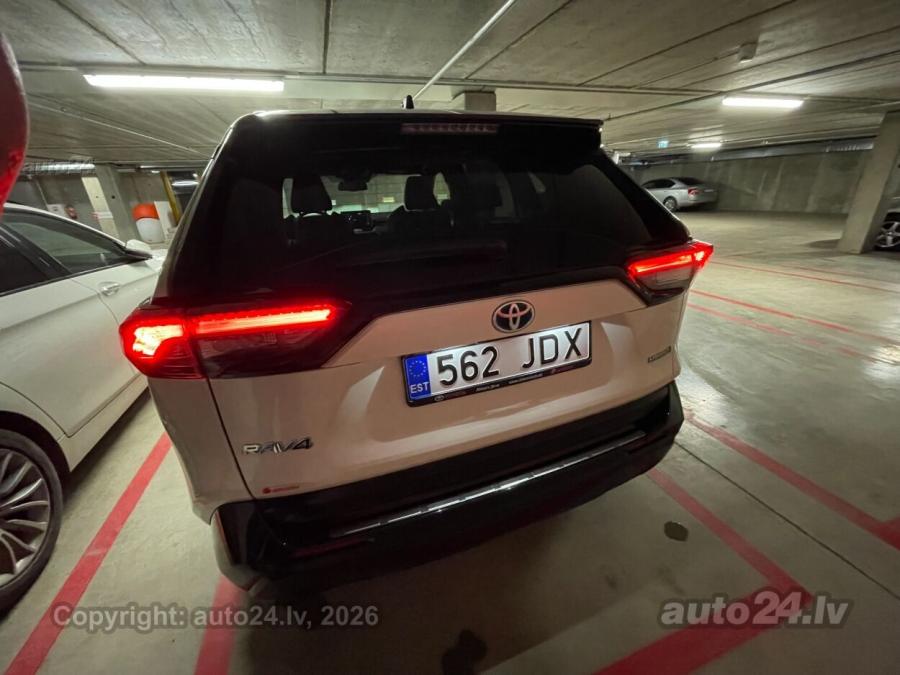 Balts Toyota RAV4 2020 Tallina, ar dzinēja tilpumu 2.50 L un nobraukumu 49 tūkst. km par 32000 €, foto 10 vietnē AUTOMOTO.COM.LV