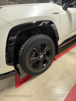 Balts Toyota RAV4 2020 Tallina, ar dzinēja tilpumu 2.50 L un nobraukumu 49 tūkst. km par 32000 €, foto 14 vietnē AUTOMOTO.COM.LV