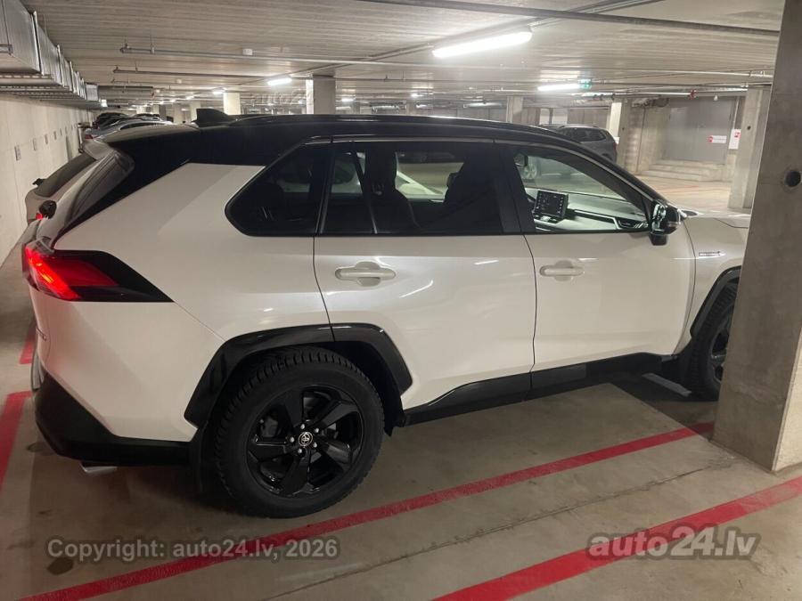 Balts Toyota RAV4 2020 Tallina, ar dzinēja tilpumu 2.50 L un nobraukumu 49 tūkst. km par 32000 €, foto 15 vietnē AUTOMOTO.COM.LV