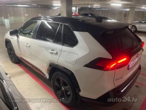 Balts Toyota RAV4 2020 Tallina, ar dzinēja tilpumu 2.50 L un nobraukumu 49 tūkst. km par 32000 €, foto 16 vietnē AUTOMOTO.COM.LV