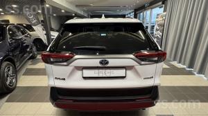 White Toyota RAV4 2020 in Riga, with an engine capacity of 2.50 L and mileage of 61 thousand km for 25490 €, photo 7 on AUTOMOTO.COM.LV
