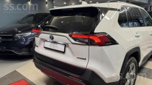 White Toyota RAV4 2020 in Riga, with an engine capacity of 2.50 L and mileage of 61 thousand km for 25490 €, photo 11 on AUTOMOTO.COM.LV