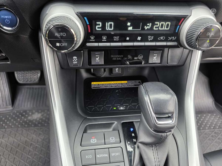 Белый Тойота РАВ 4 2020 в Вильнюс, объемом двигателя 2.49 л и пробегом 100 тыс. км за 26000 €, фото 28 на AUTOMOTO.COM.LV