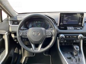 White Toyota RAV4 2020 in Riga, with an engine capacity of 2.50 L and mileage of 68 thousand km for 27990 €, photo 10 on AUTOMOTO.COM.LV