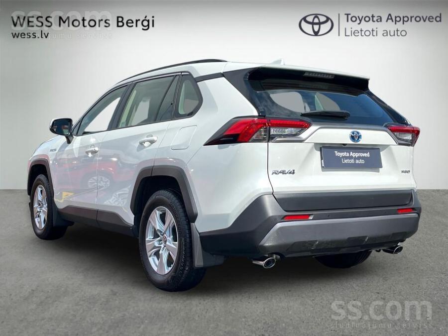 White Toyota RAV4 2020 in Riga, with an engine capacity of 2.50 L and mileage of 68 thousand km for 27990 €, photo 23 on AUTOMOTO.COM.LV