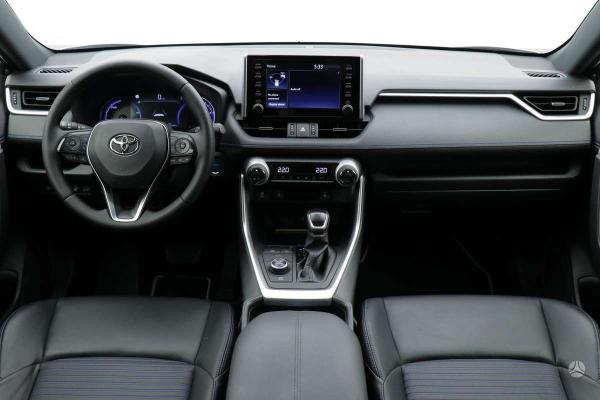 White Toyota RAV4 2020 in Vilnius, with an engine capacity of 2.49 L and mileage of 116 thousand km for 29990 €, photo 6 on AUTOMOTO.COM.LV