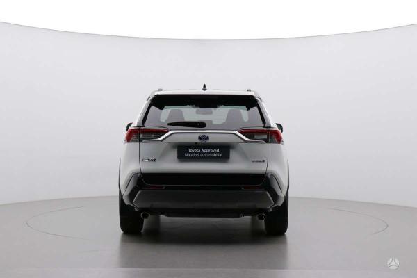 Balts Toyota RAV4 2020 Viļņa, ar dzinēja tilpumu 2.49 L un nobraukumu 141 tūkst. km par 29990 €, foto 5 vietnē AUTOMOTO.COM.LV