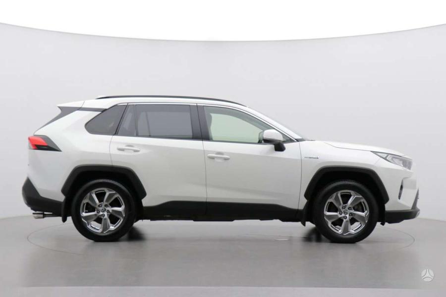 Balts Toyota RAV4 2020 Viļņa, ar dzinēja tilpumu 2.49 L un nobraukumu 128 tūkst. km par 29990 €, foto 18 vietnē AUTOMOTO.COM.LV