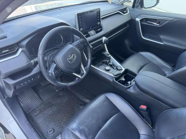 Balts Toyota RAV4 2020 Klaipėda, ar dzinēja tilpumu 2.49 L un nobraukumu 286 tūkst. km par 15300 €, foto 7 vietnē AUTOMOTO.COM.LV