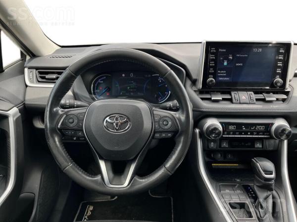 Balts Toyota RAV4 2020 Rīga, ar dzinēja tilpumu 2.50 L un nobraukumu 215 tūkst. km par 23990 €, foto 9 vietnē AUTOMOTO.COM.LV