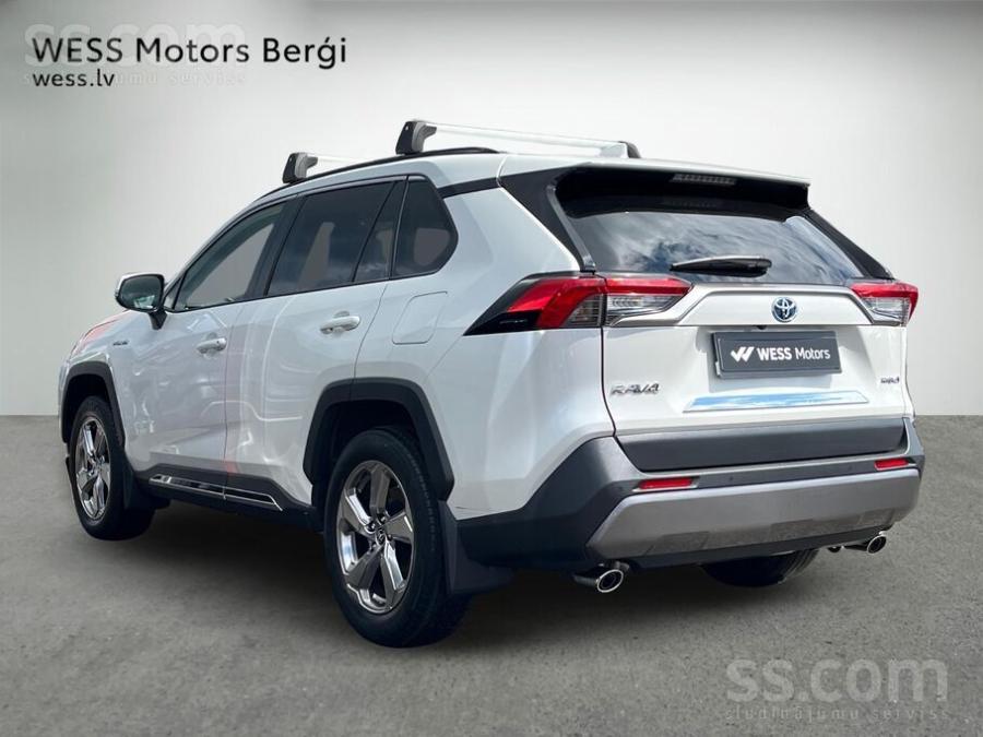 White Toyota RAV4 2020 in Riga, with an engine capacity of 2.50 L and mileage of 215 thousand km for 23990 €, photo 23 on AUTOMOTO.COM.LV