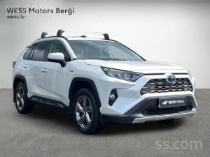 White Toyota RAV4 2020 in Riga, with an engine capacity of 2.50 L and mileage of 215 thousand km for 23990 €, photo 24 on AUTOMOTO.COM.LV