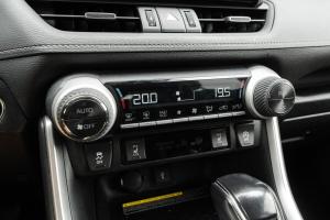 Balts Toyota RAV4 2020 Mārupe, ar dzinēja tilpumu 2.00 L un nobraukumu 83 tūkst. km par 23200 €, foto 16 vietnē AUTOMOTO.COM.LV