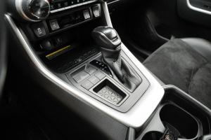 Balts Toyota RAV4 2020 Mārupe, ar dzinēja tilpumu 2.00 L un nobraukumu 83 tūkst. km par 23200 €, foto 17 vietnē AUTOMOTO.COM.LV