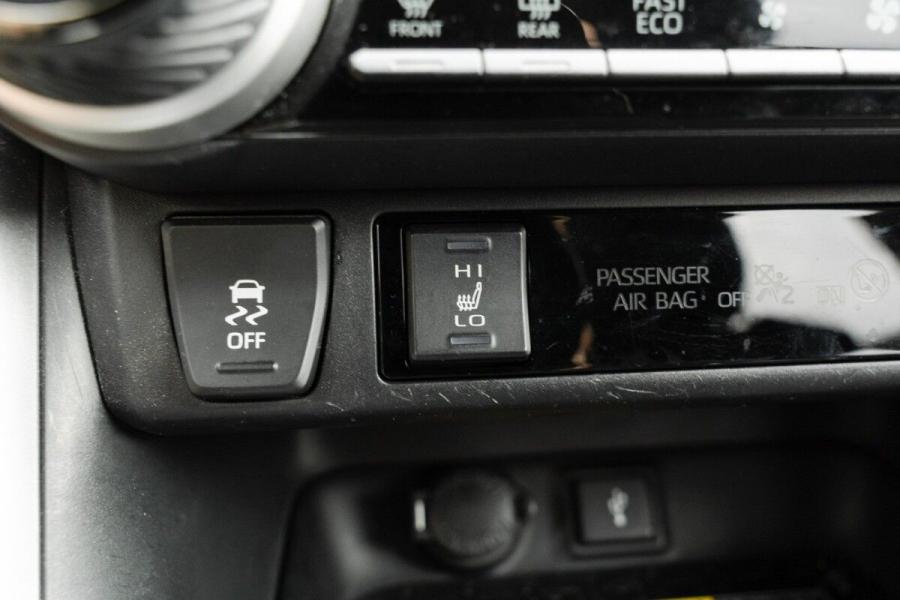 Balts Toyota RAV4 2020 Mārupe, ar dzinēja tilpumu 2.00 L un nobraukumu 83 tūkst. km par 23200 €, foto 18 vietnē AUTOMOTO.COM.LV