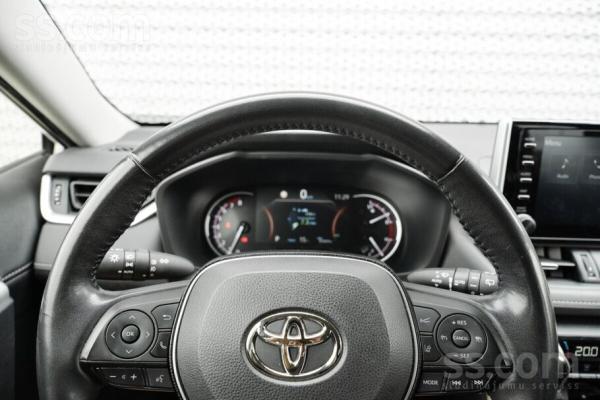 Balts Toyota RAV4 2020 Rīga, ar dzinēja tilpumu 2.00 L un nobraukumu 83 tūkst. km par 23200 €, foto 10 vietnē AUTOMOTO.COM.LV