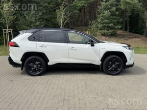 Белый Тойота РАВ 4 2020 в Рига, объемом двигателя 2.50 л и пробегом 91 тыс. км за 30690 €, фото 7 на AUTOMOTO.COM.LV