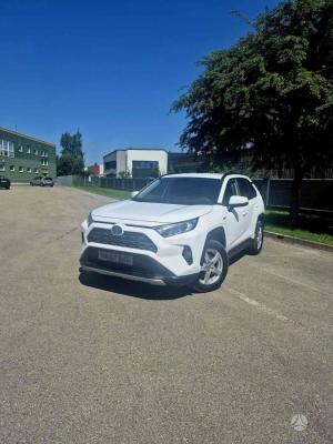Balts Toyota RAV4 2020 Šauļi, ar dzinēja tilpumu 2.49 L un nobraukumu 178 tūkst. km par 16700 €, foto 3 vietnē AUTOMOTO.COM.LV
