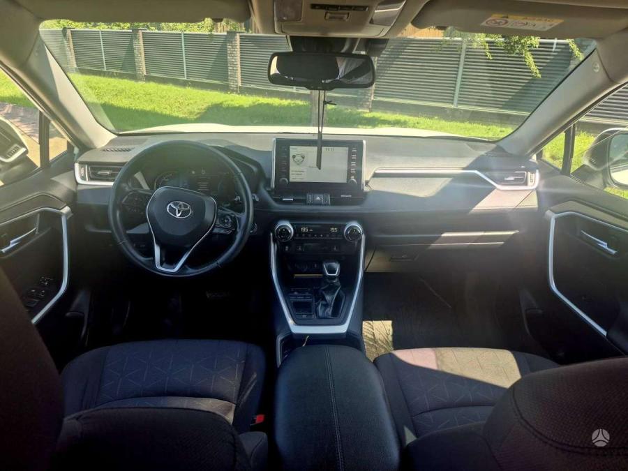 Balts Toyota RAV4 2020 Šauļi, ar dzinēja tilpumu 2.49 L un nobraukumu 178 tūkst. km par 16700 €, foto 7 vietnē AUTOMOTO.COM.LV