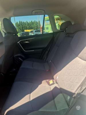 Balts Toyota RAV4 2020 Šauļi, ar dzinēja tilpumu 2.49 L un nobraukumu 178 tūkst. km par 16700 €, foto 8 vietnē AUTOMOTO.COM.LV