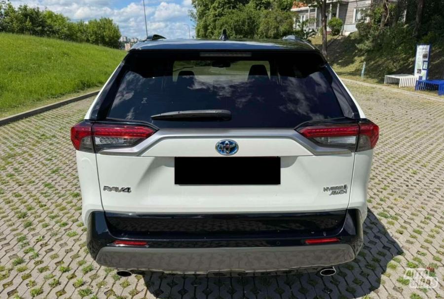 Balts Toyota RAV4 2020 Kauņa, ar dzinēja tilpumu 2.50 L un nobraukumu 143 tūkst. km par 27950 €, foto 7 vietnē AUTOMOTO.COM.LV