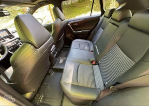 Balts Toyota RAV4 2020 Kauņa, ar dzinēja tilpumu 2.50 L un nobraukumu 143 tūkst. km par 27950 €, foto 12 vietnē AUTOMOTO.COM.LV