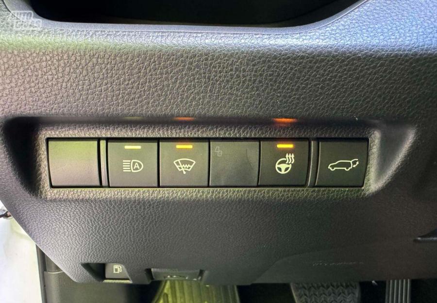 Balts Toyota RAV4 2020 Kauņa, ar dzinēja tilpumu 2.50 L un nobraukumu 143 tūkst. km par 27950 €, foto 18 vietnē AUTOMOTO.COM.LV
