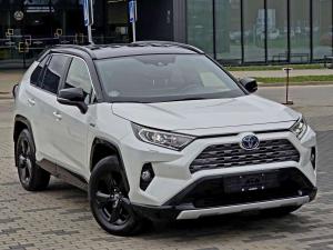 White Toyota RAV4 2020 in Siauliai, with an engine capacity of 2.50 L and mileage of 230 thousand km for 22400 €, photo 5 on AUTOMOTO.COM.LV