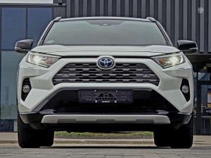 White Toyota RAV4 2020 in Siauliai, with an engine capacity of 2.50 L and mileage of 230 thousand km for 22400 €, photo 9 on AUTOMOTO.COM.LV
