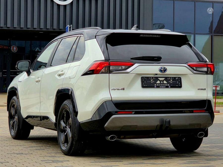 White Toyota RAV4 2020 in Siauliai, with an engine capacity of 2.50 L and mileage of 230 thousand km for 22400 €, photo 13 on AUTOMOTO.COM.LV