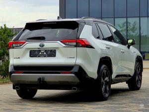 White Toyota RAV4 2020 in Siauliai, with an engine capacity of 2.50 L and mileage of 230 thousand km for 22400 €, photo 15 on AUTOMOTO.COM.LV